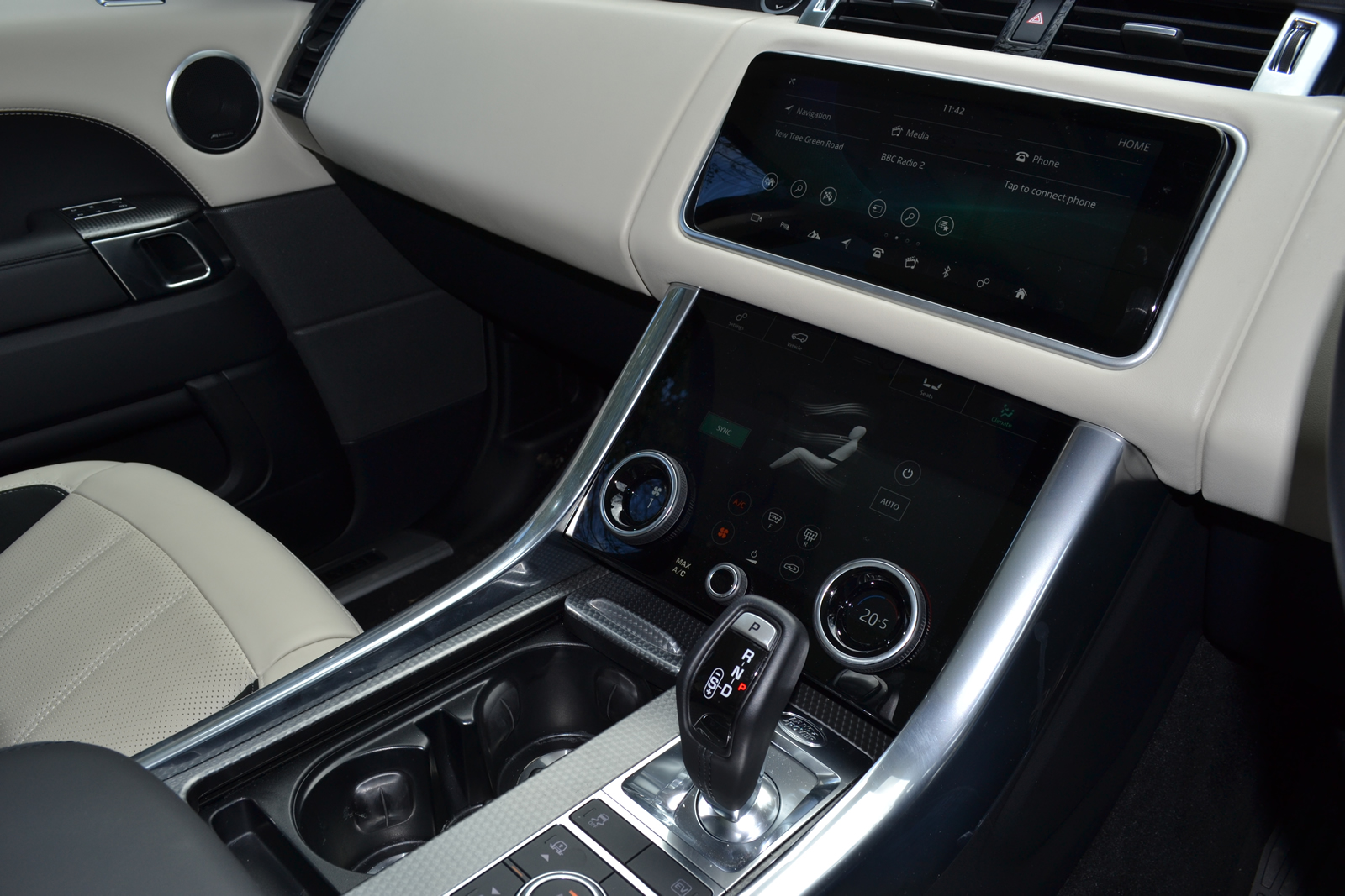 Range Rover P400e Road Test