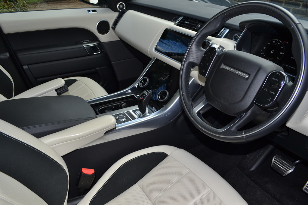 Range Rover P400e Road Test