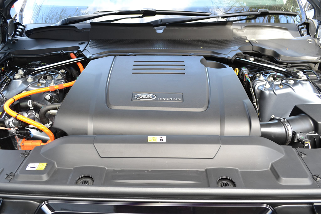 Range Rover P400e Road Test