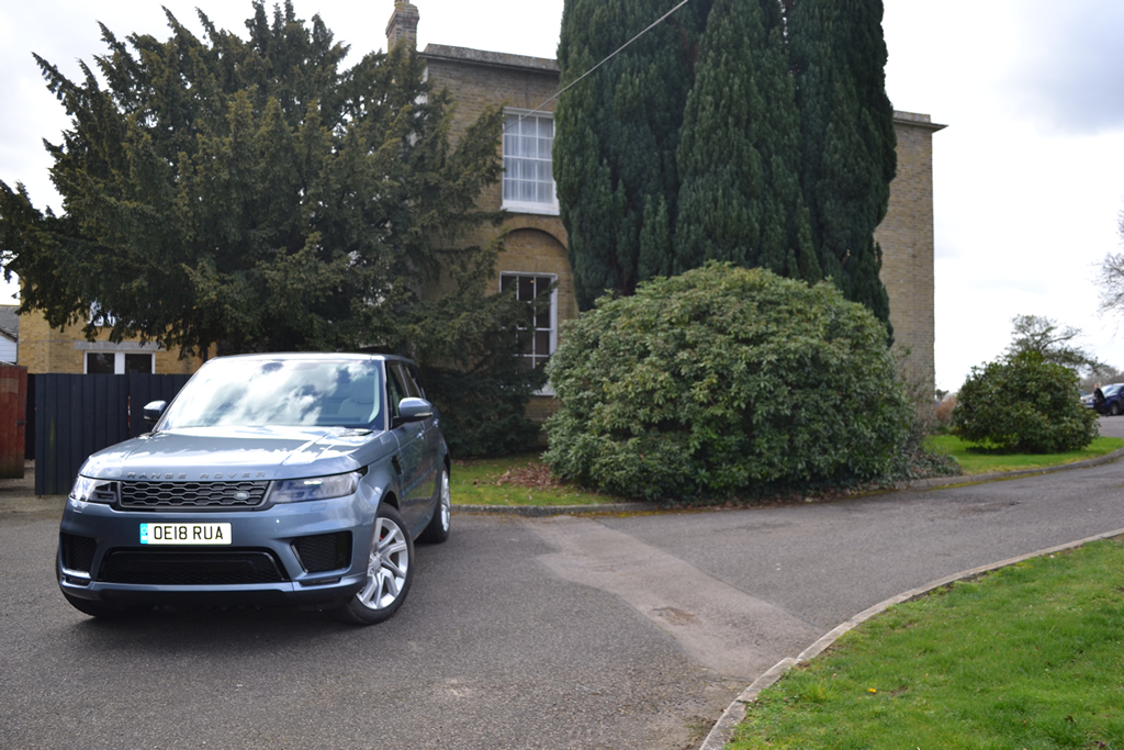 Range Rover P400e Road Test