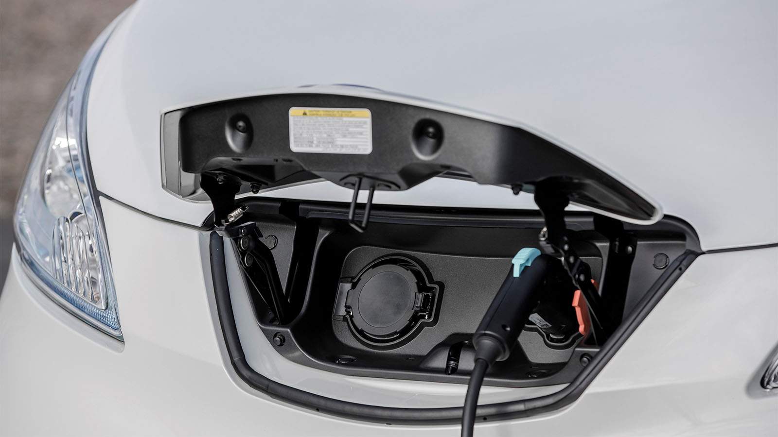 Octopus and Wallbox launch V2G bundle with world's smallest two-way ...