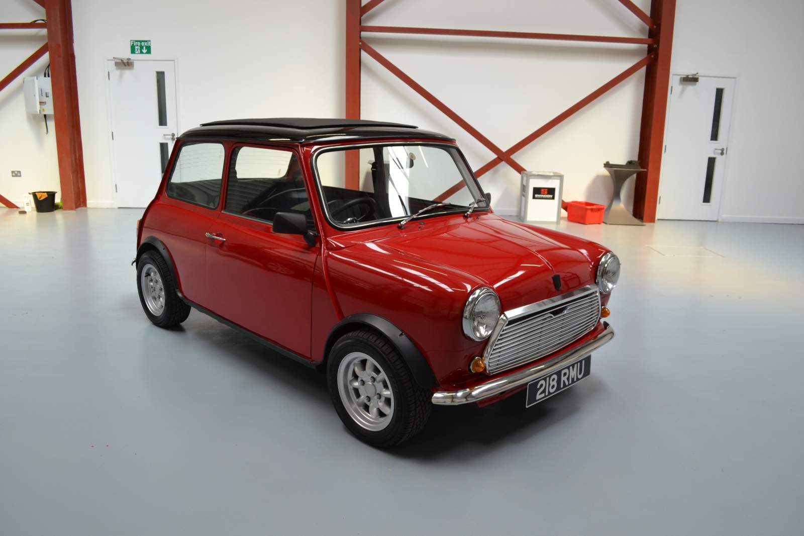 E Classic vs Mk 5 Austin Mini