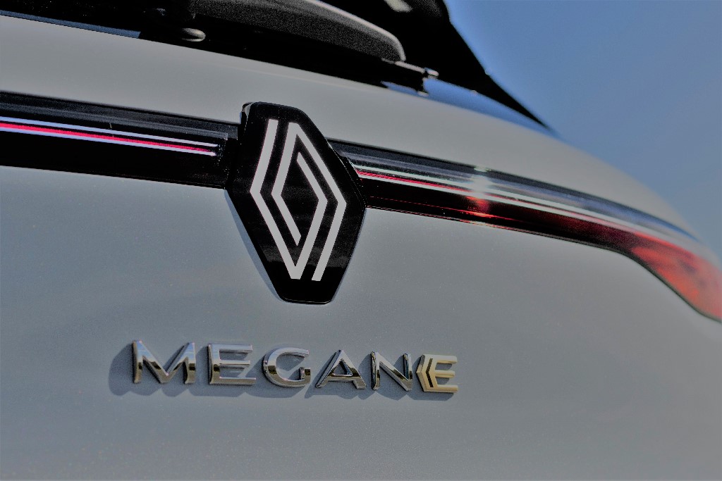 Mégane E-TECH Electric review